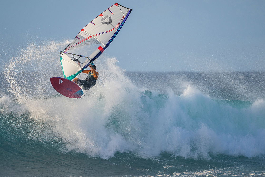 Super_Hero SLS 2023 ᐅ high-end wave sail | DUOTONE Windsurfing