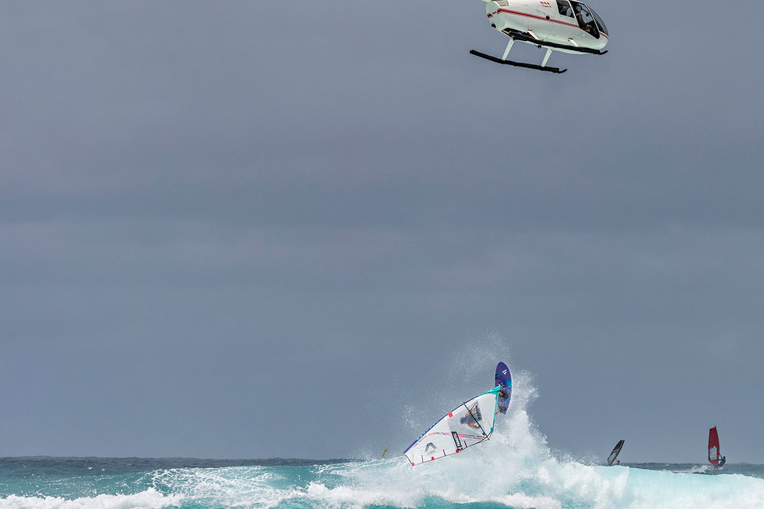 Super_Hero SLS 2023 ᐅ high-end wave sail | DUOTONE Windsurfing
