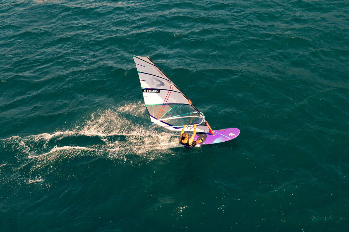 E_PACE SLS 2023 ᐅ high performance NoCam sail | DUOTONE Windsurfing