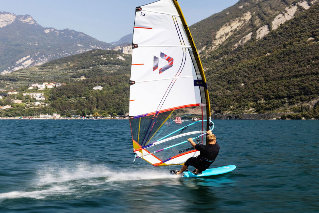 E_PACE SLS 2024 ᐅ high performance NoCam sail | DUOTONE Windsurfing