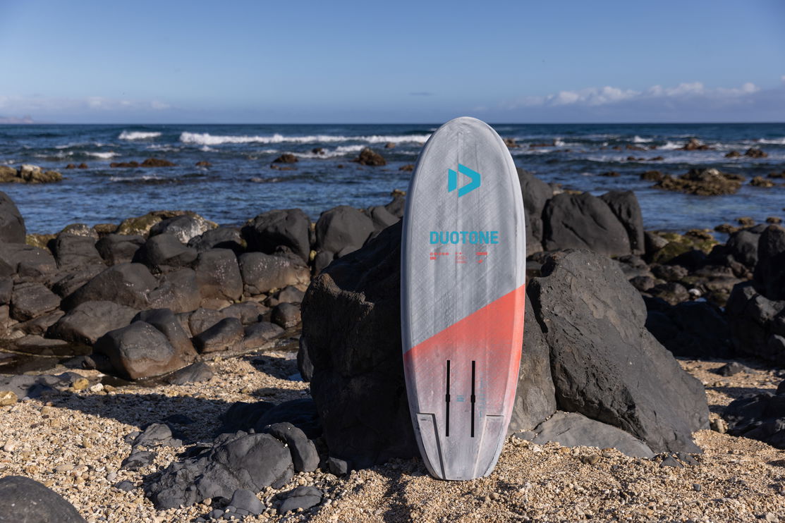 DUOTONE Crush SLS ᐅ The Prone Foil board in our SLS construction.