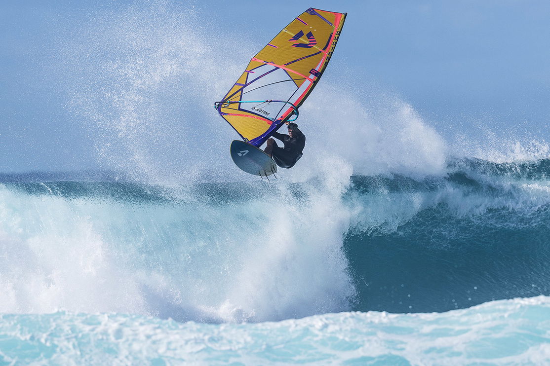 SUPER_HERO 2024 ᐅ World Cup wave sail | DUOTONE Windsurfing