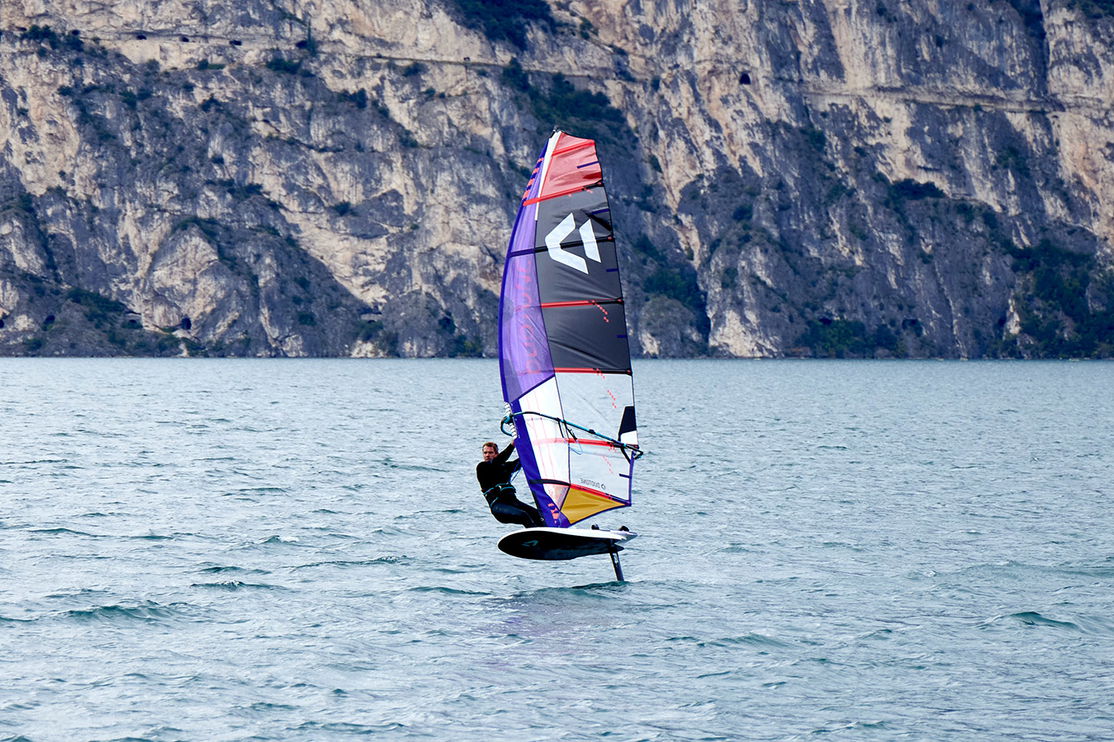 WARP_FOIL 20.25 ᐅ foil racing sail | DUOTONE Windsurfing