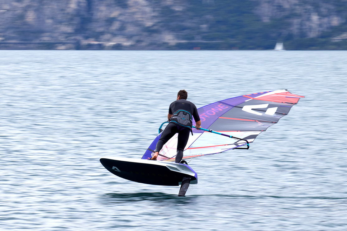 WARP_FOIL 20.25 ᐅ foil racing sail | DUOTONE Windsurfing