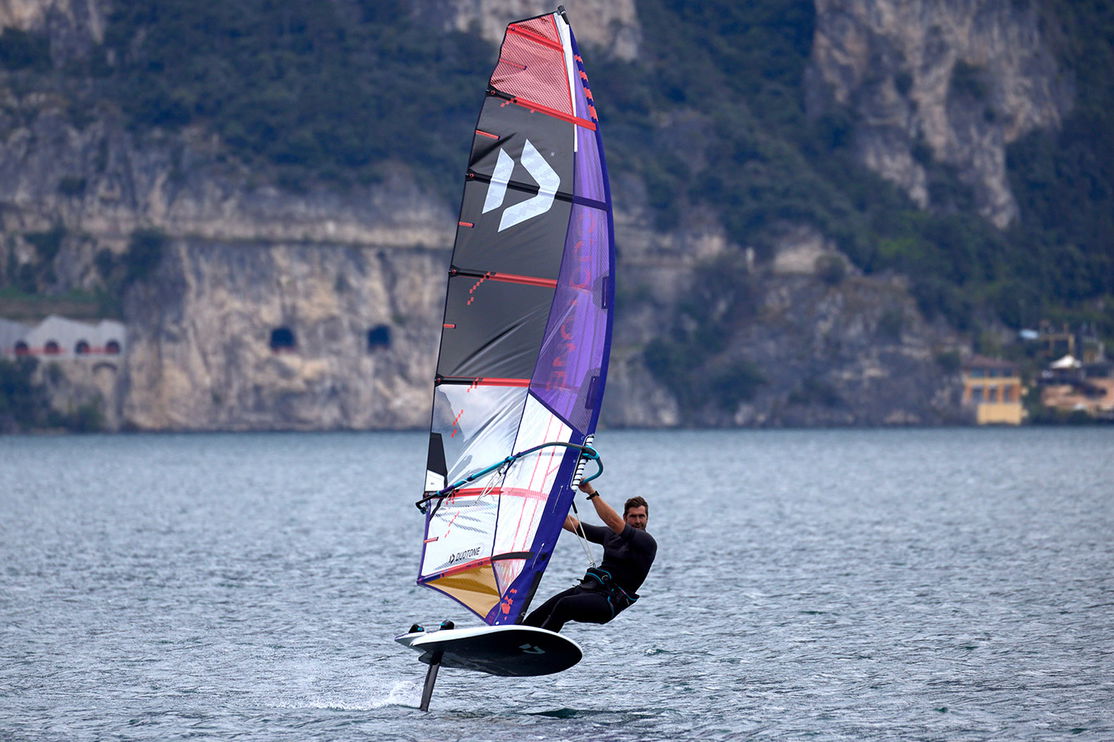 WARP_FOIL 20.25 ᐅ foil racing sail | DUOTONE Windsurfing
