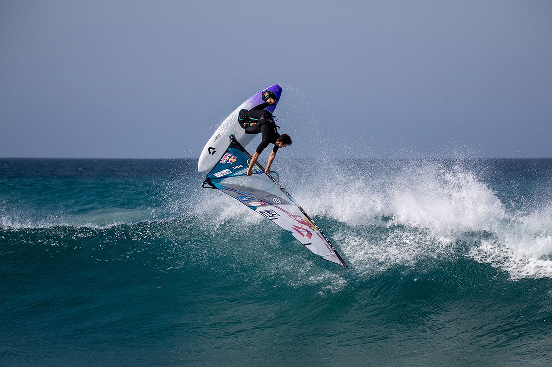 ULTRA GRIP D/LAB 2026 ᐅ high-end wave board with focus ground swell | DUOTONE Windsurfing